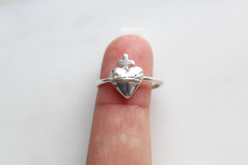 Top Christian Jewelry Trends In 2026: Rings That Inspire - Murree Weather